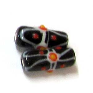 Kohokuvioitu putki, musta [1kpl] - Omakoru